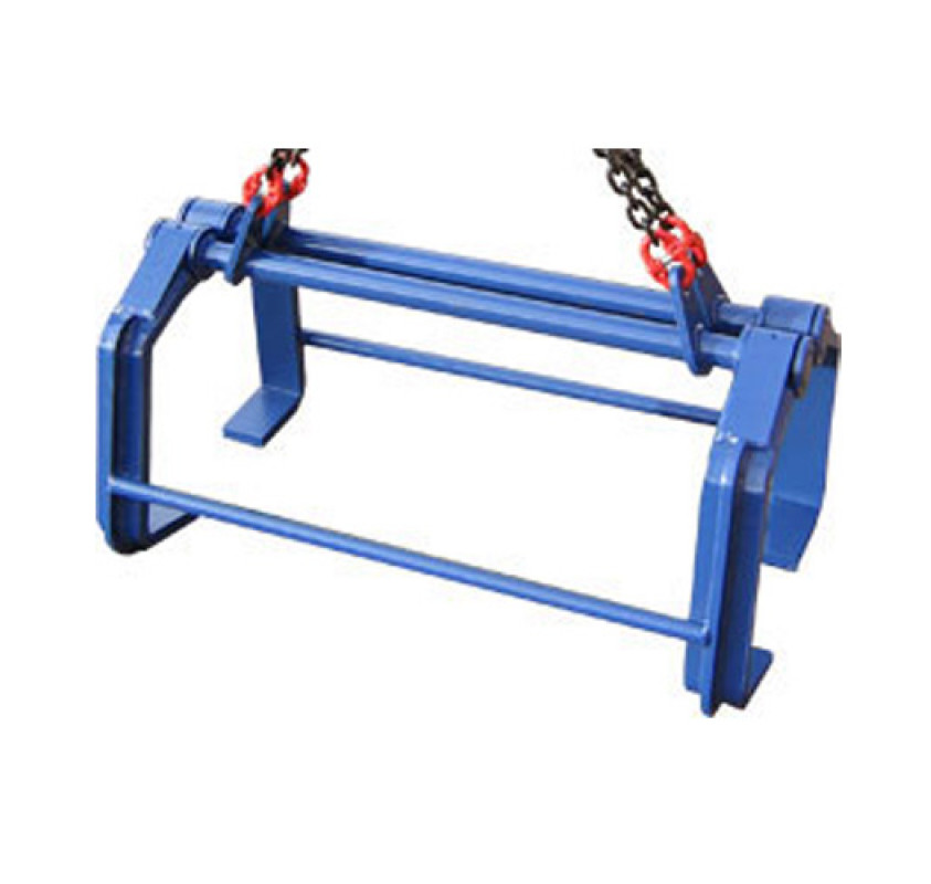 Large plate lifting dogs with spacer bars and chain assemblies ...